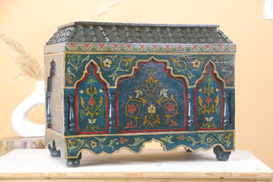 Qimrasin Vintage Wood Chest – berberorugs